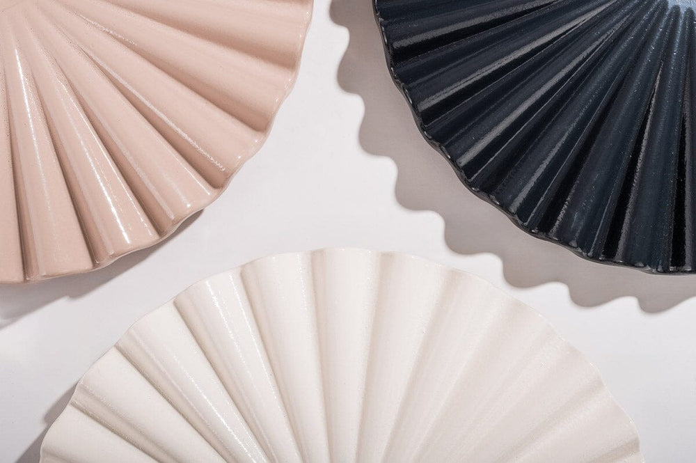 The XL Clamshell Base - 90 lbs - Antique White | Business & Pleasure Co.