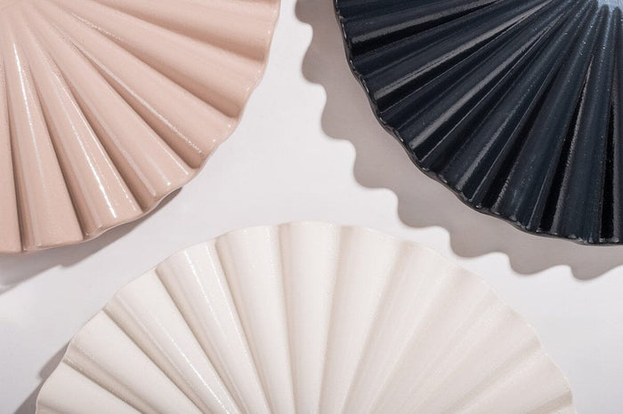 The XL Clamshell Base - 90 lbs - Antique White | Business & Pleasure Co.